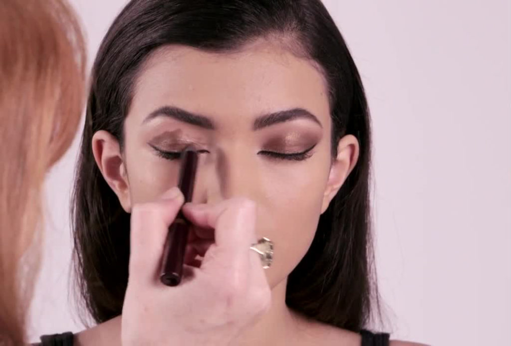 Tutorial Makeup Bold Untuk Pesta Akhir Tahun
