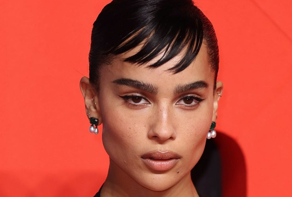 Model Poni Samping "Hepburn Bangs" Trend Rambut Viral TikTok