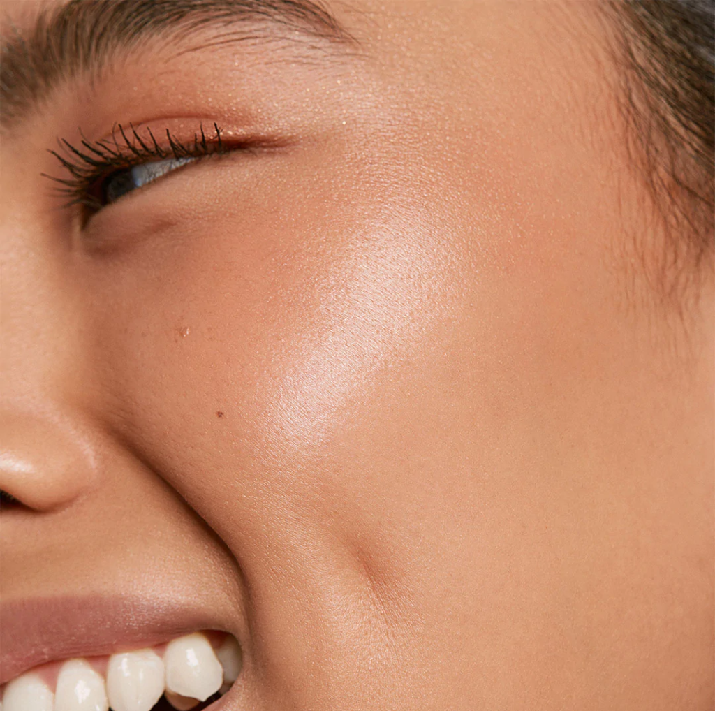 Perbedaan Tinted Moisturizer dan Skin Tint, Produk untuk Makeup Natural