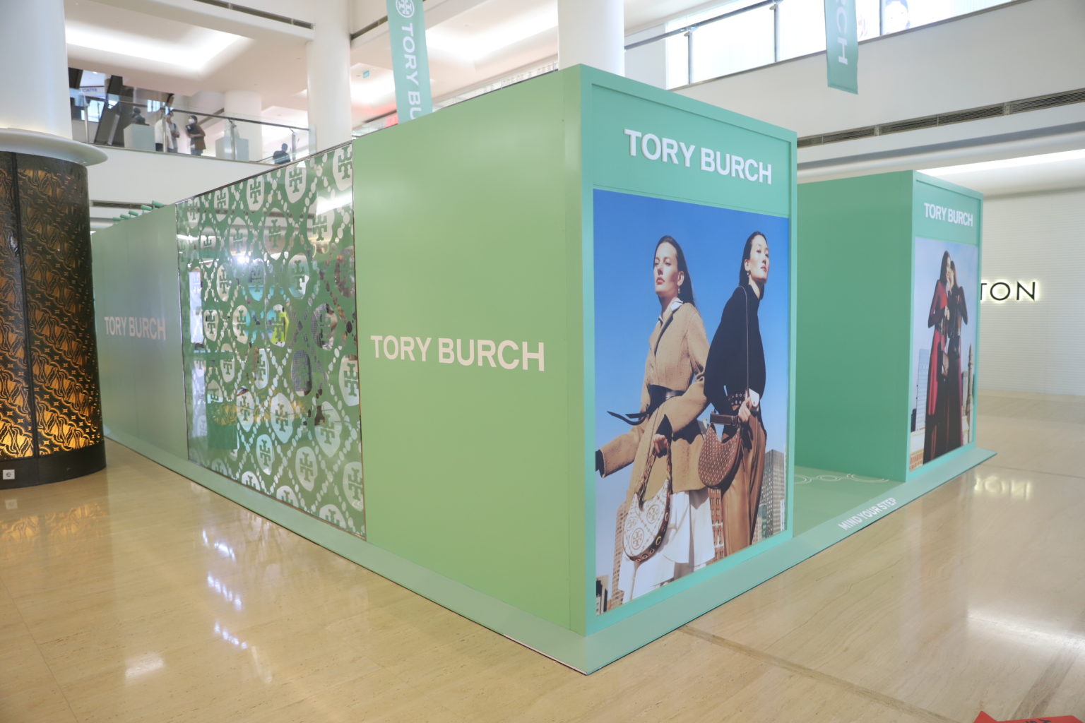 Tory Burch Adakan T Monogram Pop-up di Plaza Indonesia