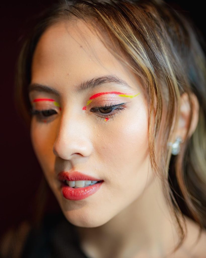 5 Inspirasi Makeup Paling Fun untuk Festival Musik dan Konser